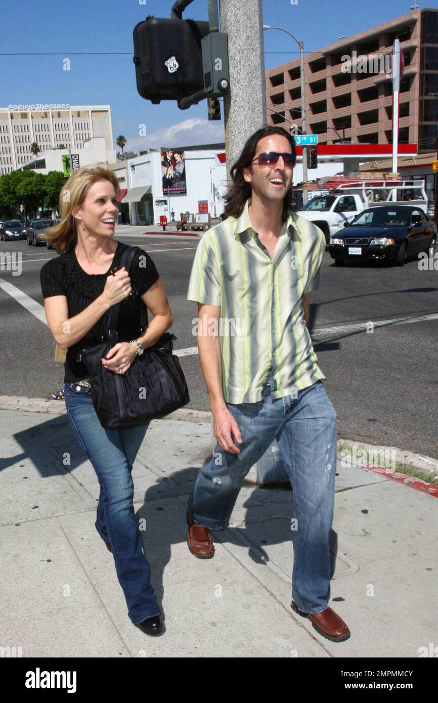 Cheryl hines curb your enthusiasm hi-res stock photography and images ...