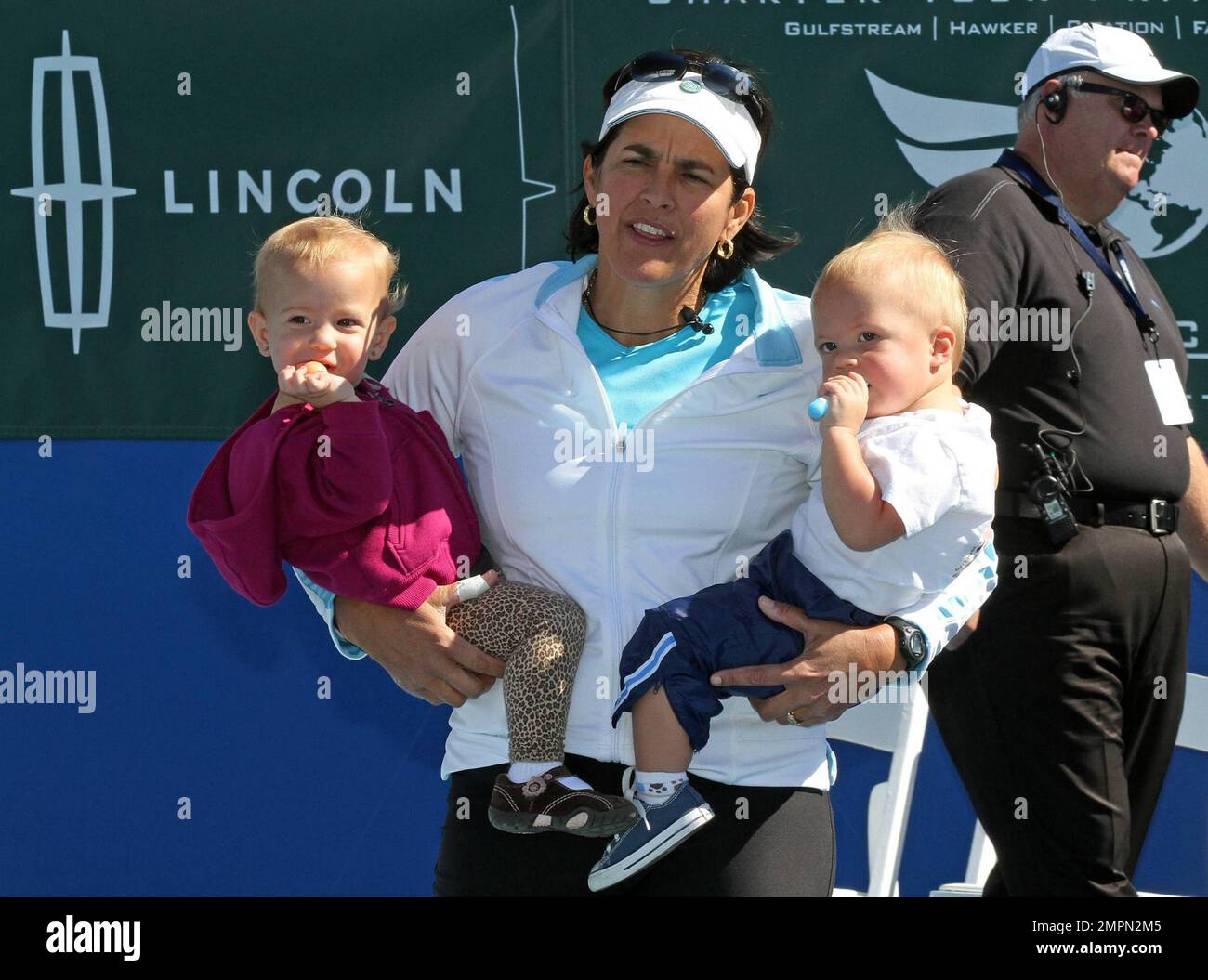 Beatriz 'Gigi' Fernandez with her twins Karson Xavier and Madison Jane ...