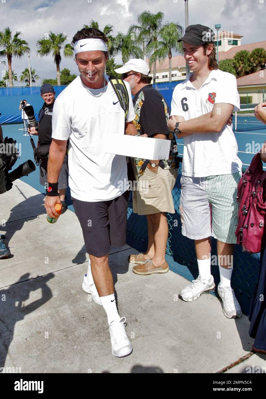 Gavin Rossdale leaves the practice courts at the Chris Evert-Raymond ...