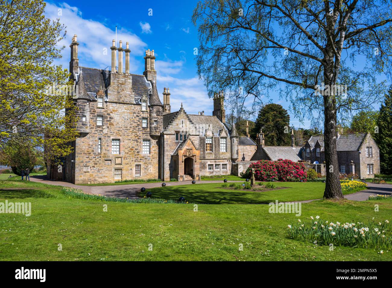 Spring flowers at Lauriston Castle in Cramond, Edinburgh, Scotland, UK ...