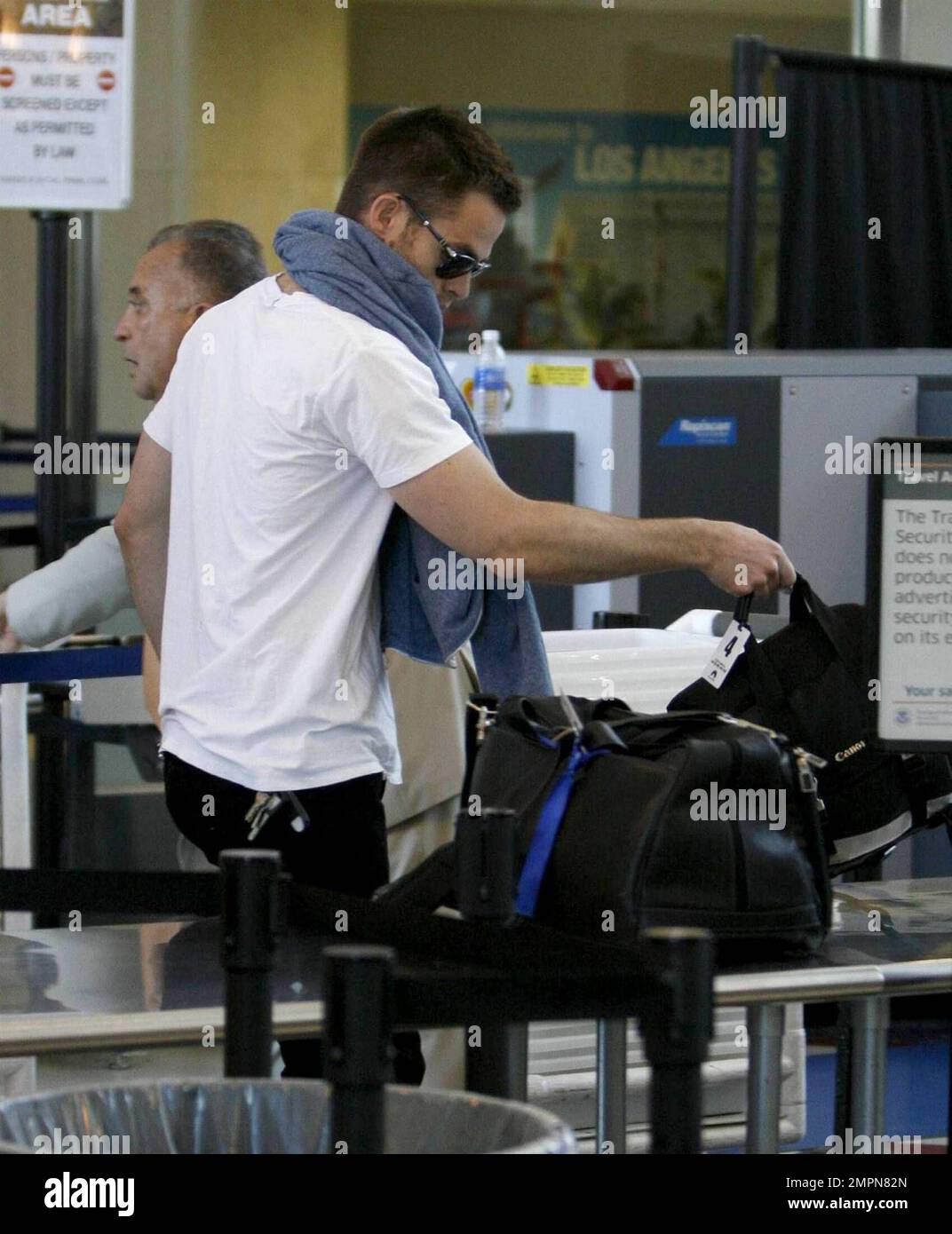 Actor Chris Pine was seen arriving at LAX this morning and going ...