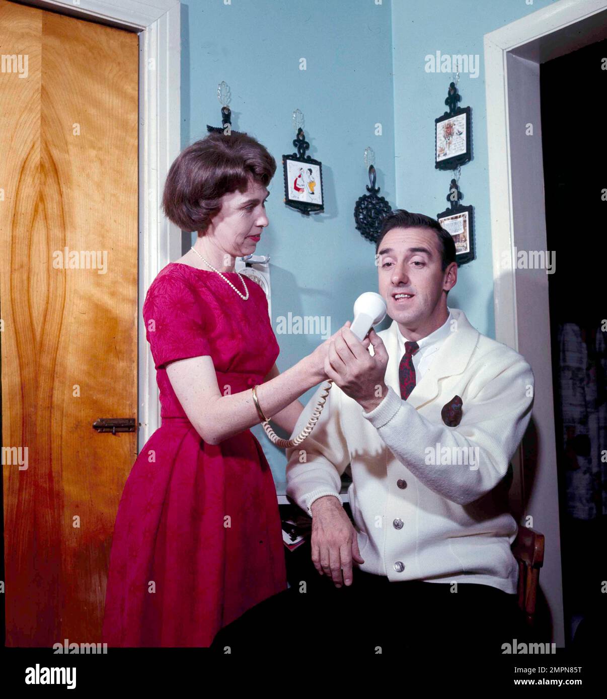 Actor Jim Nabors, left, who portrays "Gomer Pyle" on the CBS-TV comedy ...