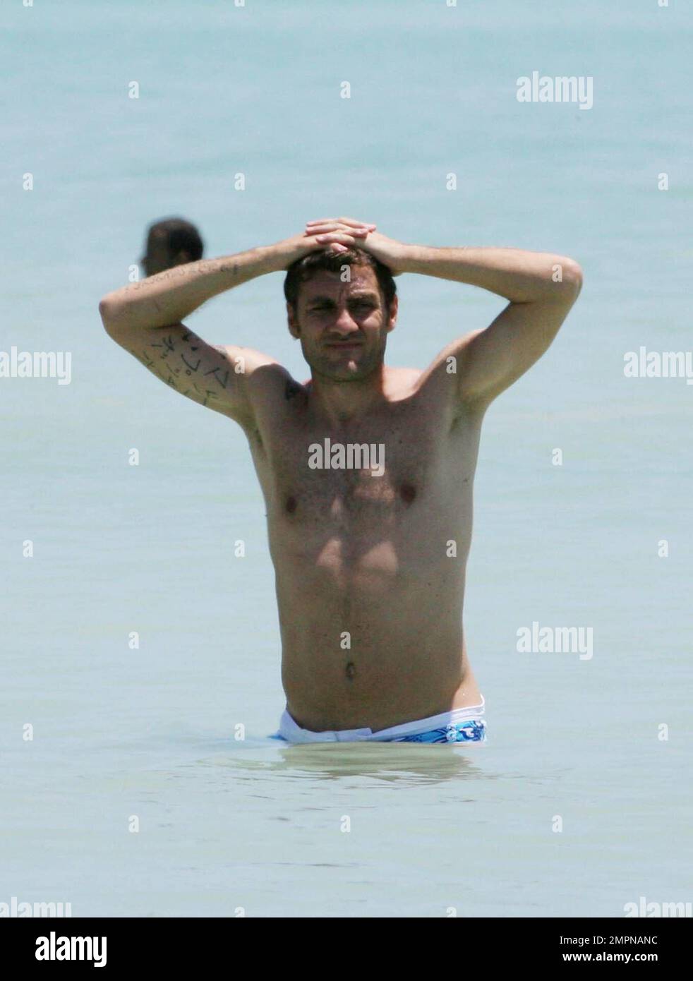 Italian soccer star Christian 'Bobo' Vieri and super hot girlfriend ...