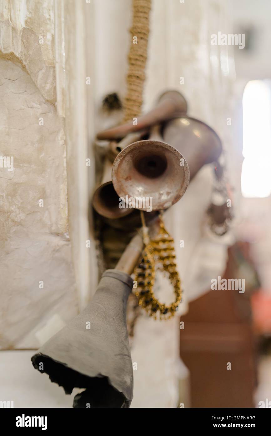 Metal horns hi-res stock photography and images - Alamy