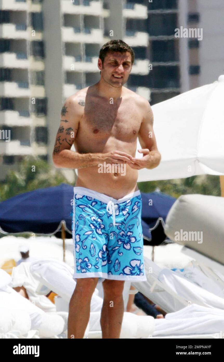 Italian soccer star Christian 'Bobo' Vieri and super hot girlfriend ...