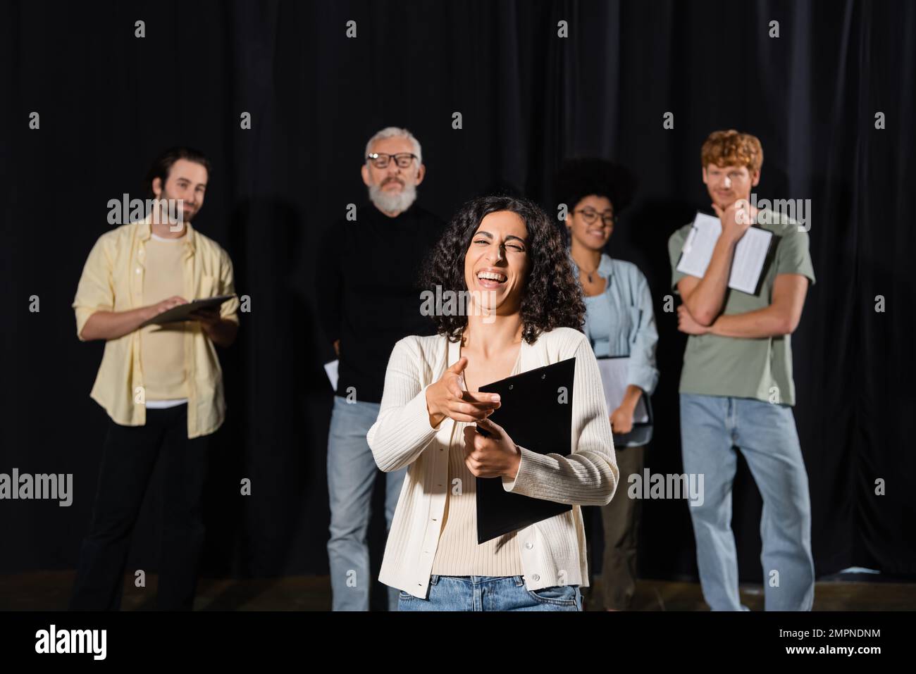 Middle finger actress hi-res stock photography and images - Alamy