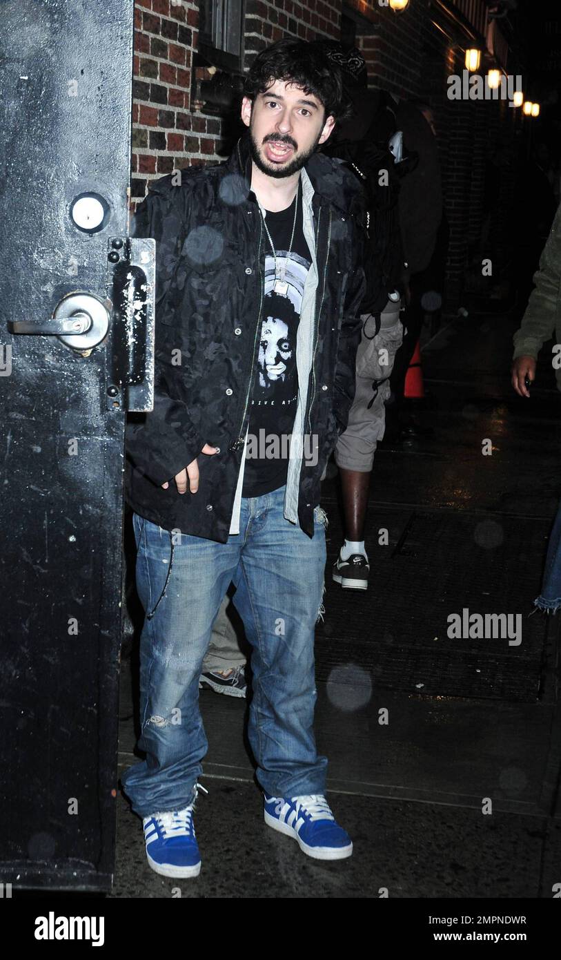 Jordan Bratman accompanies wife Christina Aguilera to an appearance on ...