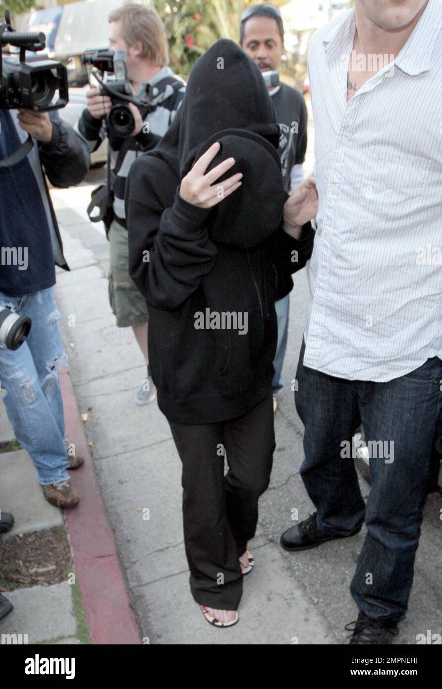 "Samantha Who?" star Christina Applegate covered up and hid from ...