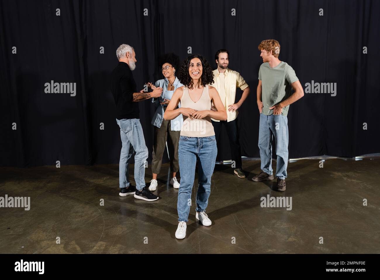Talking on stage hi-res stock photography and images - Alamy