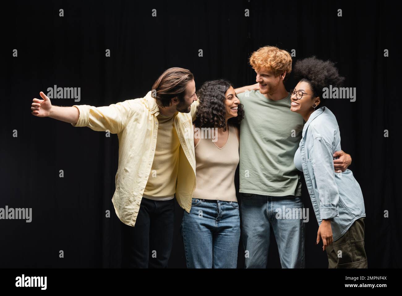 Actors embrace hi-res stock photography and images - Alamy