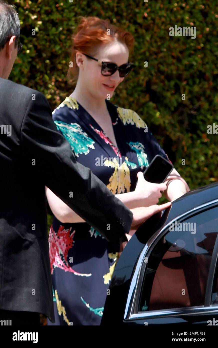 EXCLUSIVE!! - 'Mad Men' star Christina Hendricks greets her driver in ...