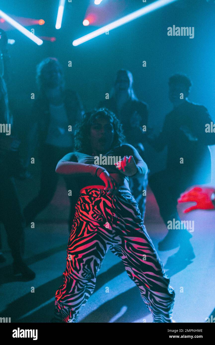 Bending backwards hi-res stock photography and images - Alamy