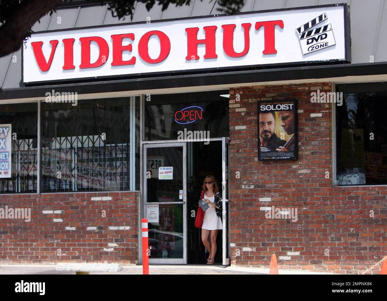 Christina ricci day running errands hi-res stock photography and images ...