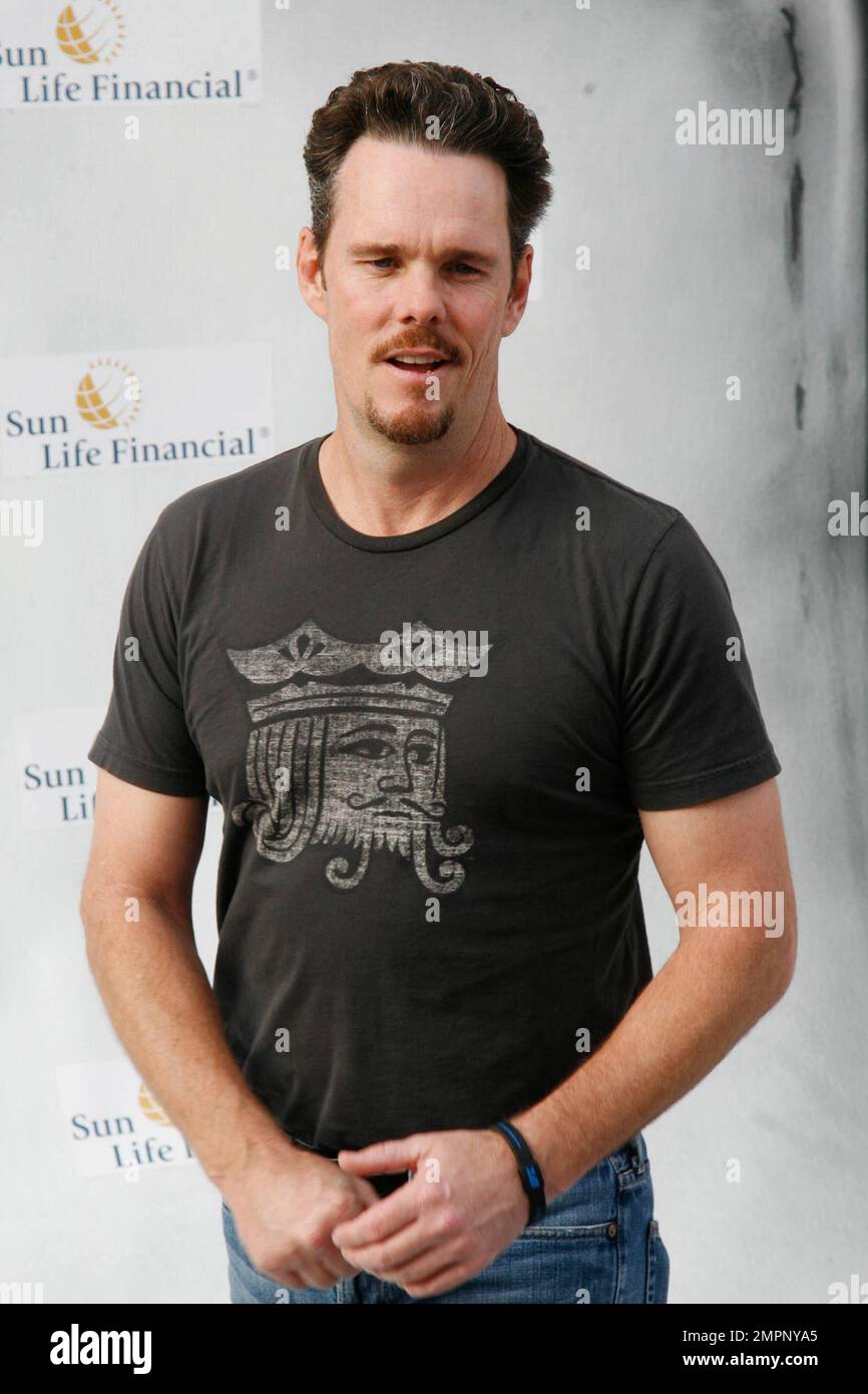 Kevin Dillon at the Premiere of "Iris" - A Journey Into the World of ...