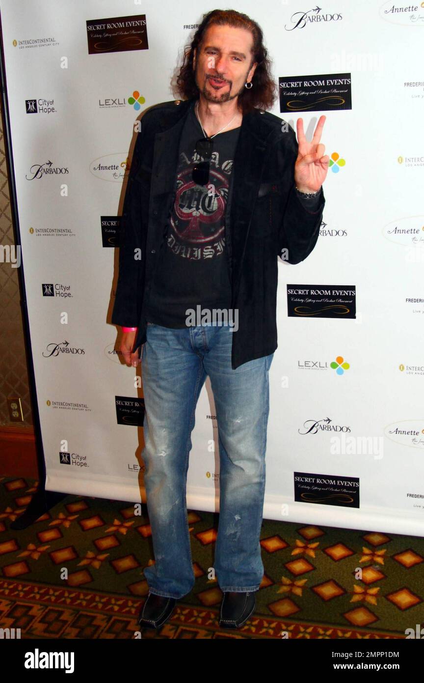 Bruce Kulick attends the Academy Awards Style Lounge benefiting the ...