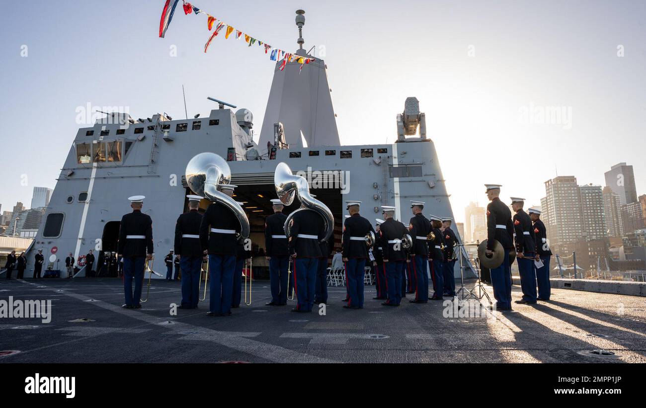 U.S. Marines with Special Purpose Marine Air Ground Task Force New York ...