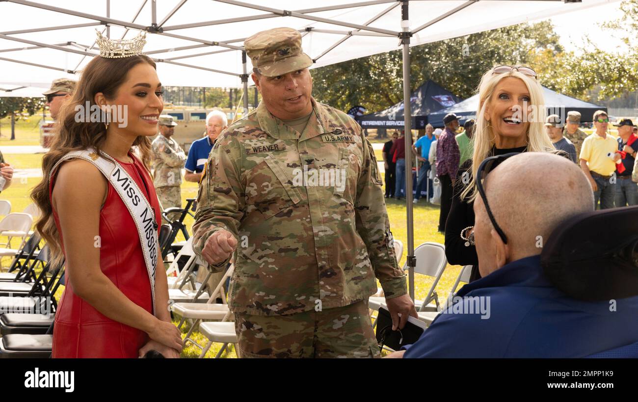 Emmie Perkins, Miss Mississippi 2022 (left) and Col. Rick Weaver ...