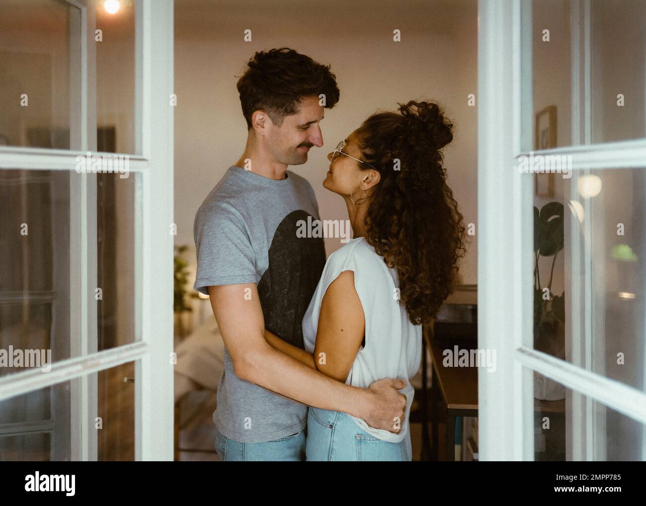 Side view smiling girlfriend hi-res stock photography and images - Alamy