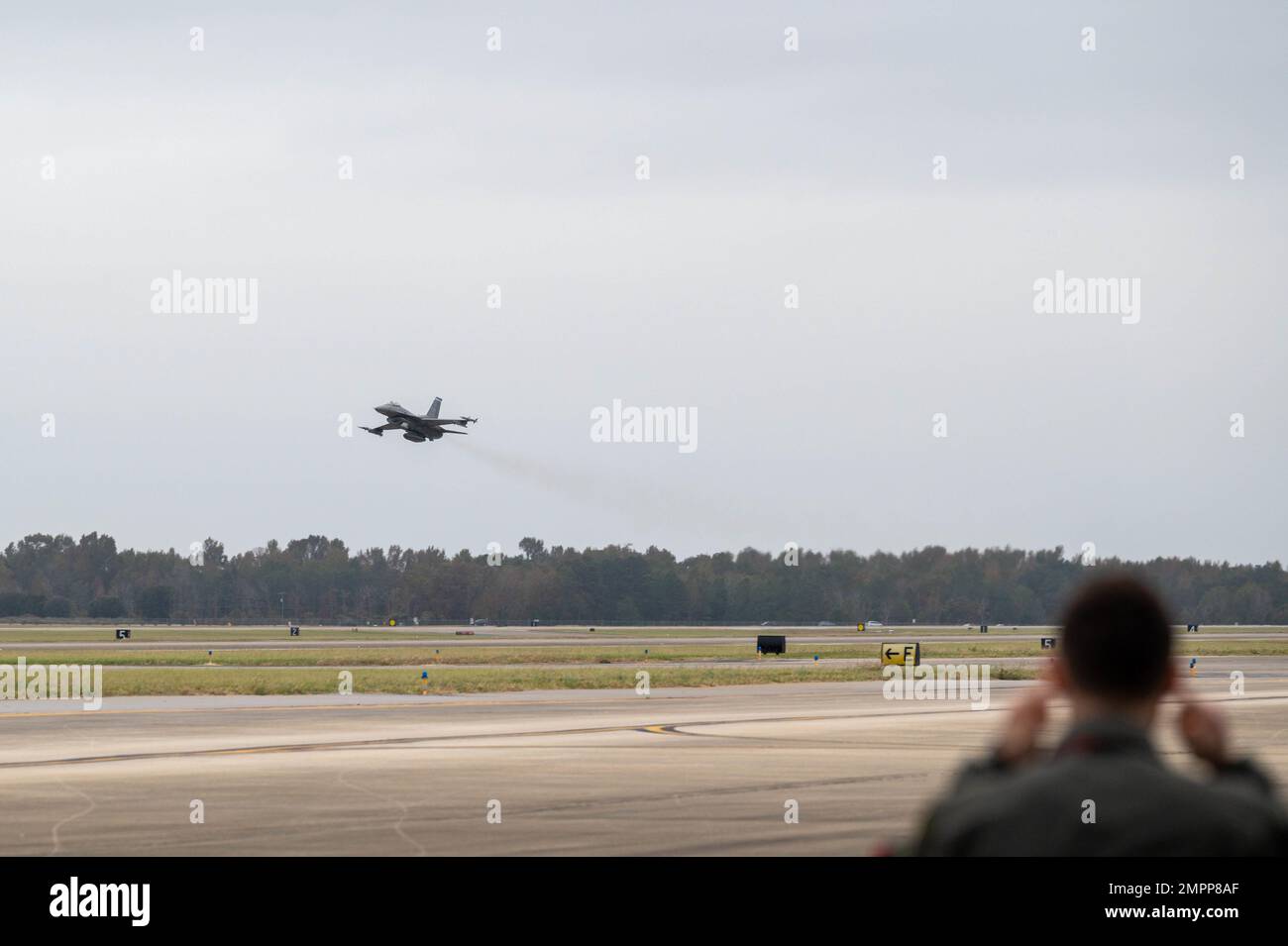 A U.S. Air Force F-16C Fighting Falcon, assigned to the U.S. Air Force ...