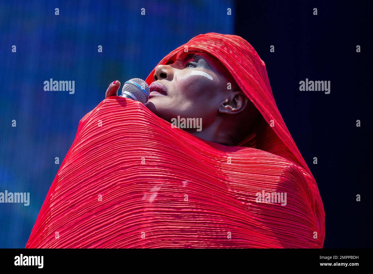 Grace jones singing hi-res stock photography and images - Alamy