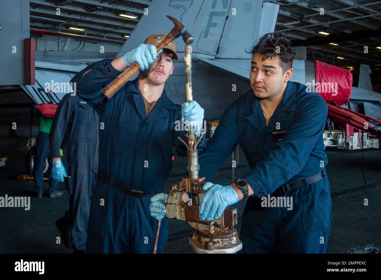 221111-N-YX844-1180 PHILIPPINE SEA (Nov. 12, 2022) Machinist’s Mate ...