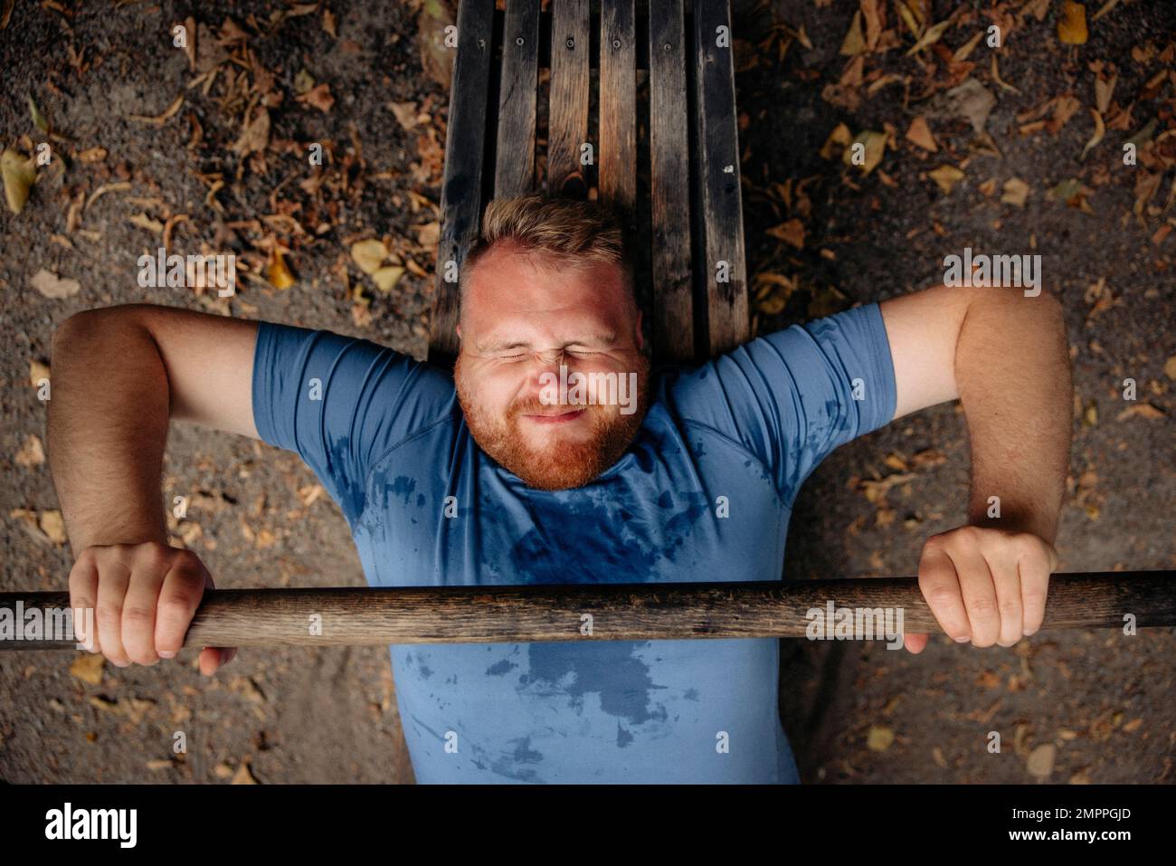 Benchpresses hi-res stock photography and images - Alamy