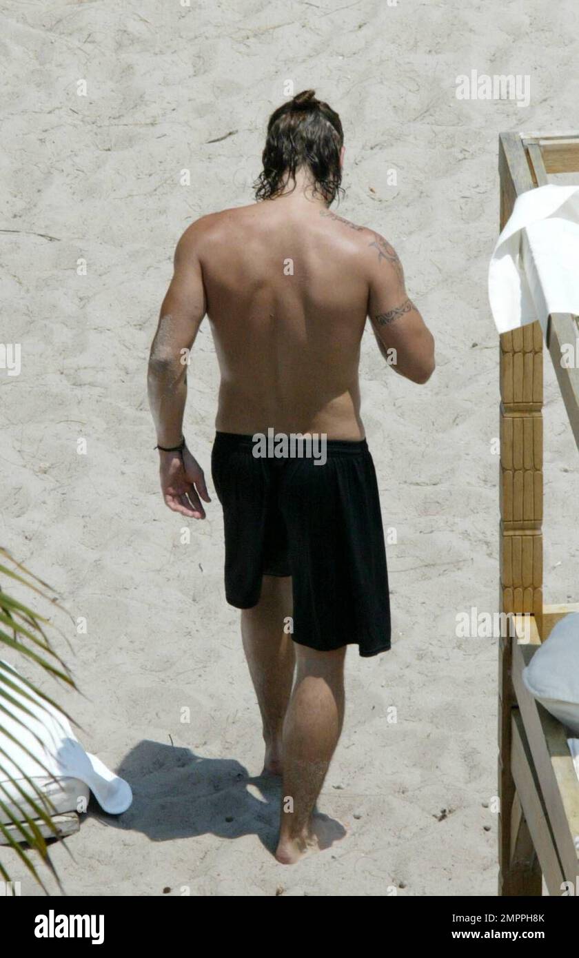 Exclusive!! Colin Farrell, son James and Sister Catherine(?)relax ...