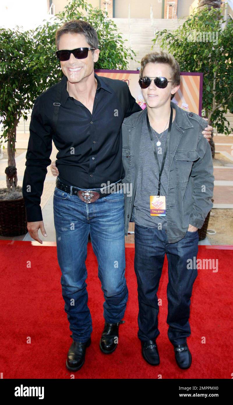 Rob lowe with son hi-res stock photography and images - Alamy