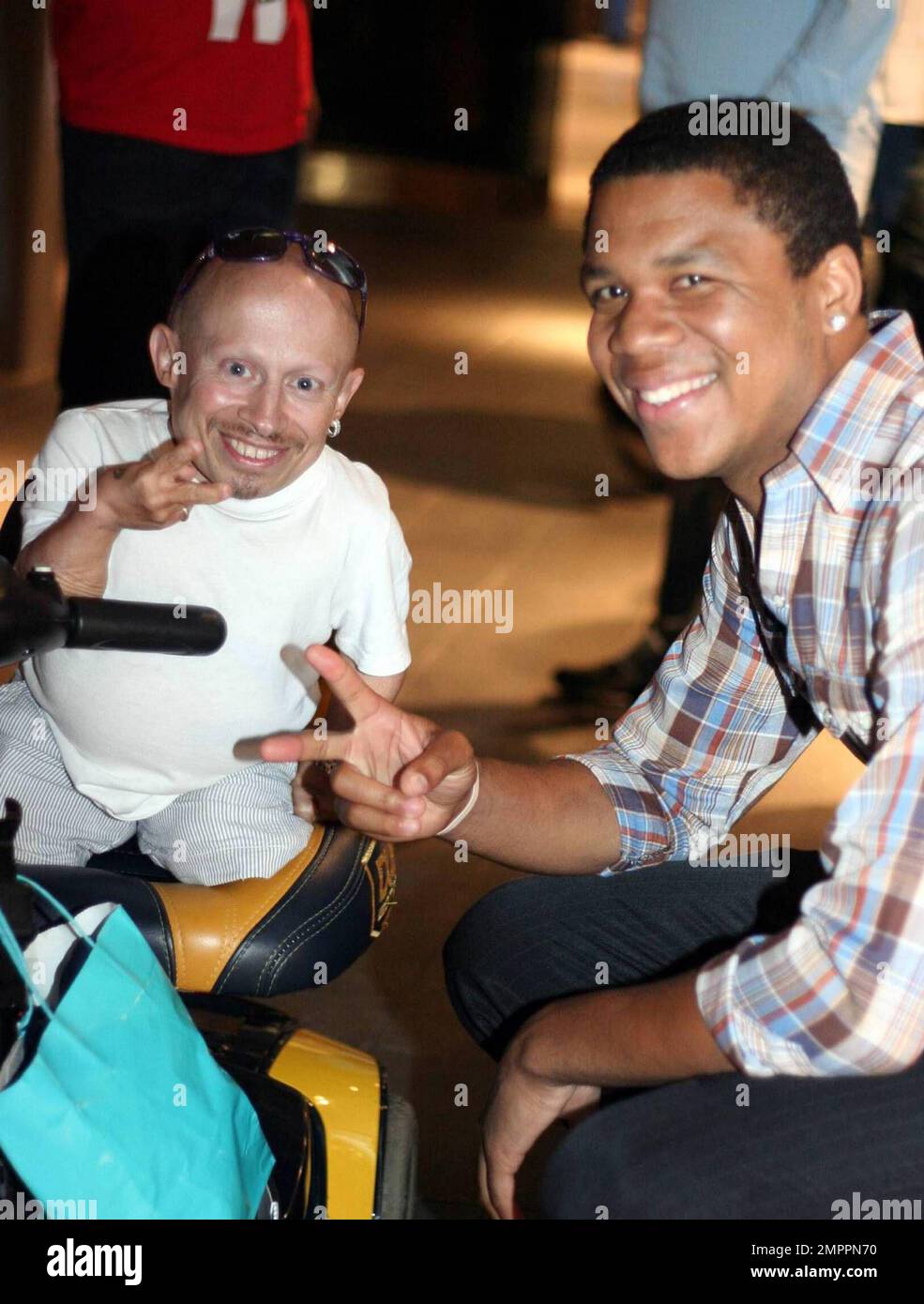 "Austin Powers" film series star Verne Troyer poses for photos with a ...
