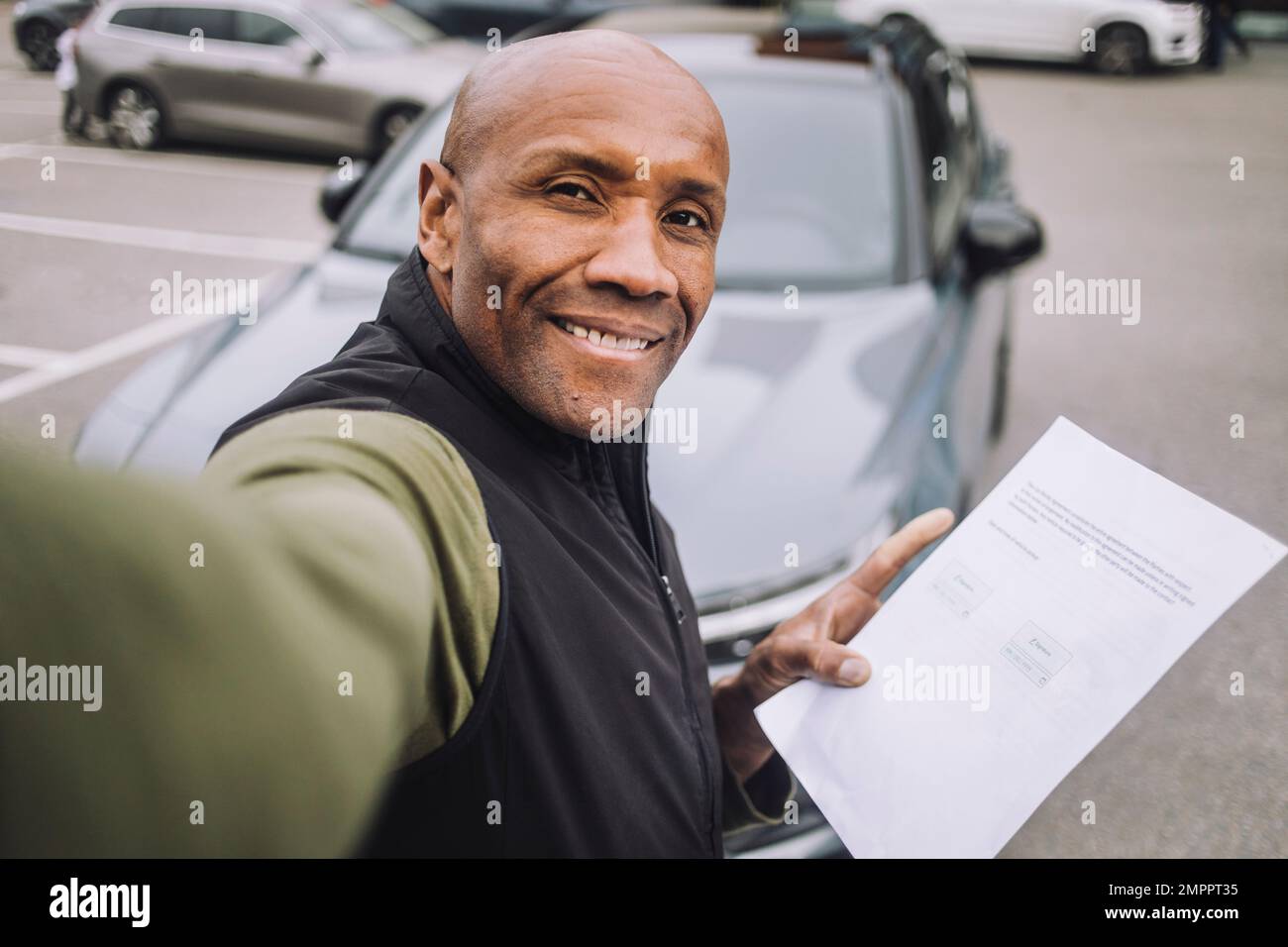Car ownership document hi-res stock photography and images - Alamy