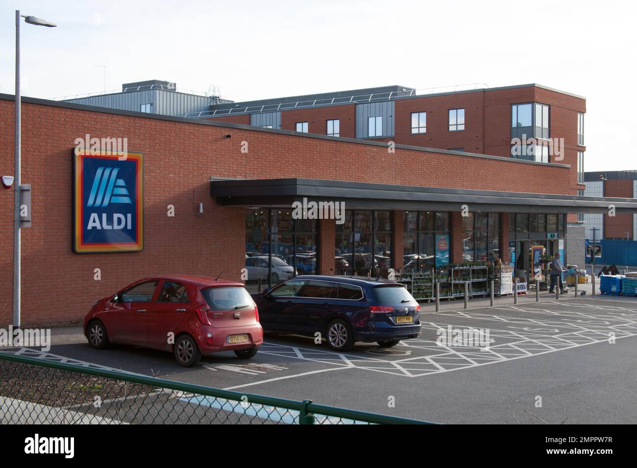 Shopping center aldi supermarket hi-res stock photography and images ...