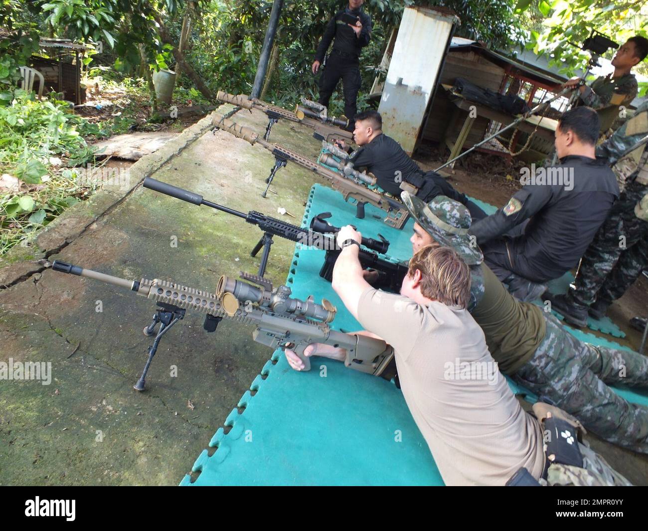 Members of the Philippine National Police-Special Action Force and U.S ...