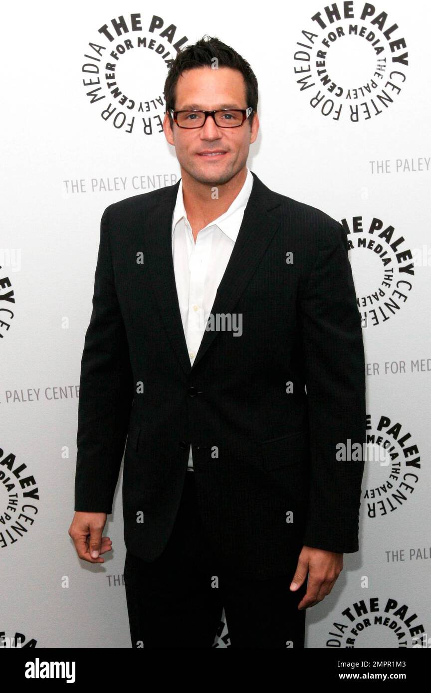 Josh Hopkins arrives to the "Cougar Town" event at the 27th Annual ...