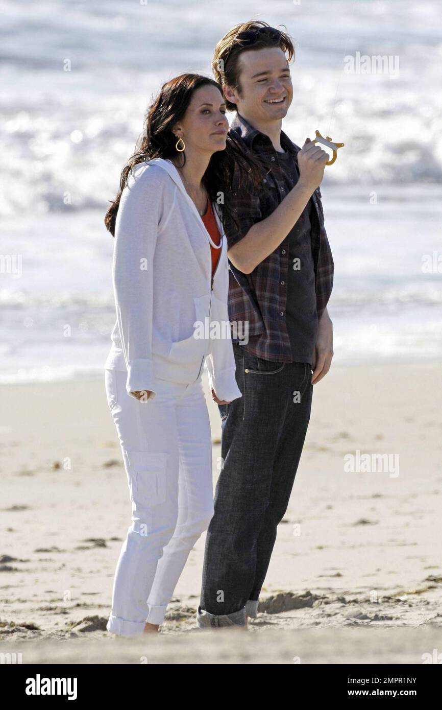 Courteney Cox and Dan Byrd film scenes for an upcoming episode of the ...