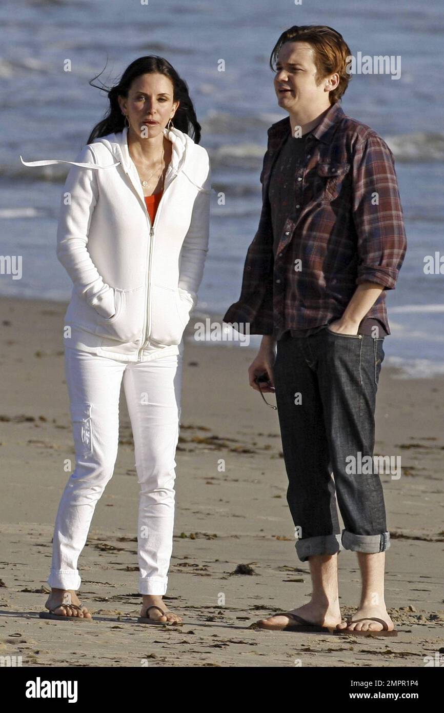 Courteney Cox And Dan Byrd Film Scenes For An Upcoming Episode Of The