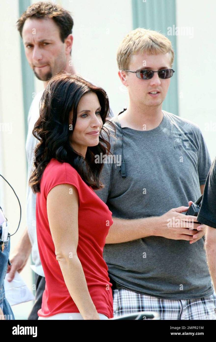 "Friends" star Courteney Cox films scenes for a new movie on set in Los ...