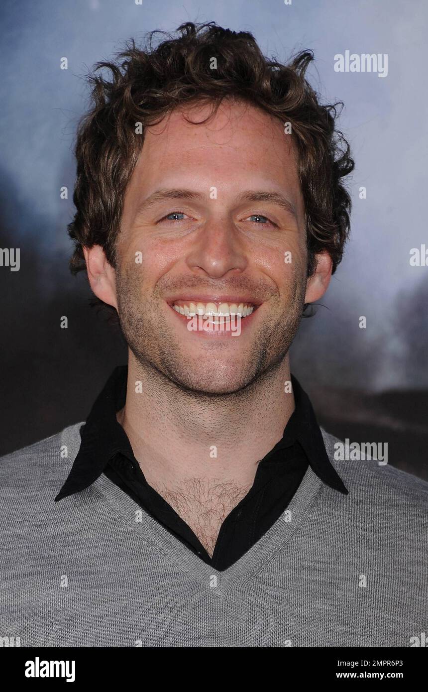 Glenn Howerton arrives at the "Cowboys & Aliens" World Premiere at the ...
