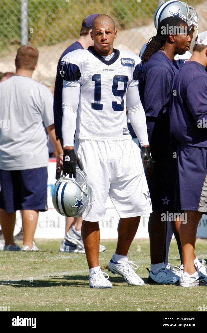 Miles Austin practices with the Dallas Cowboys at their training camp ...