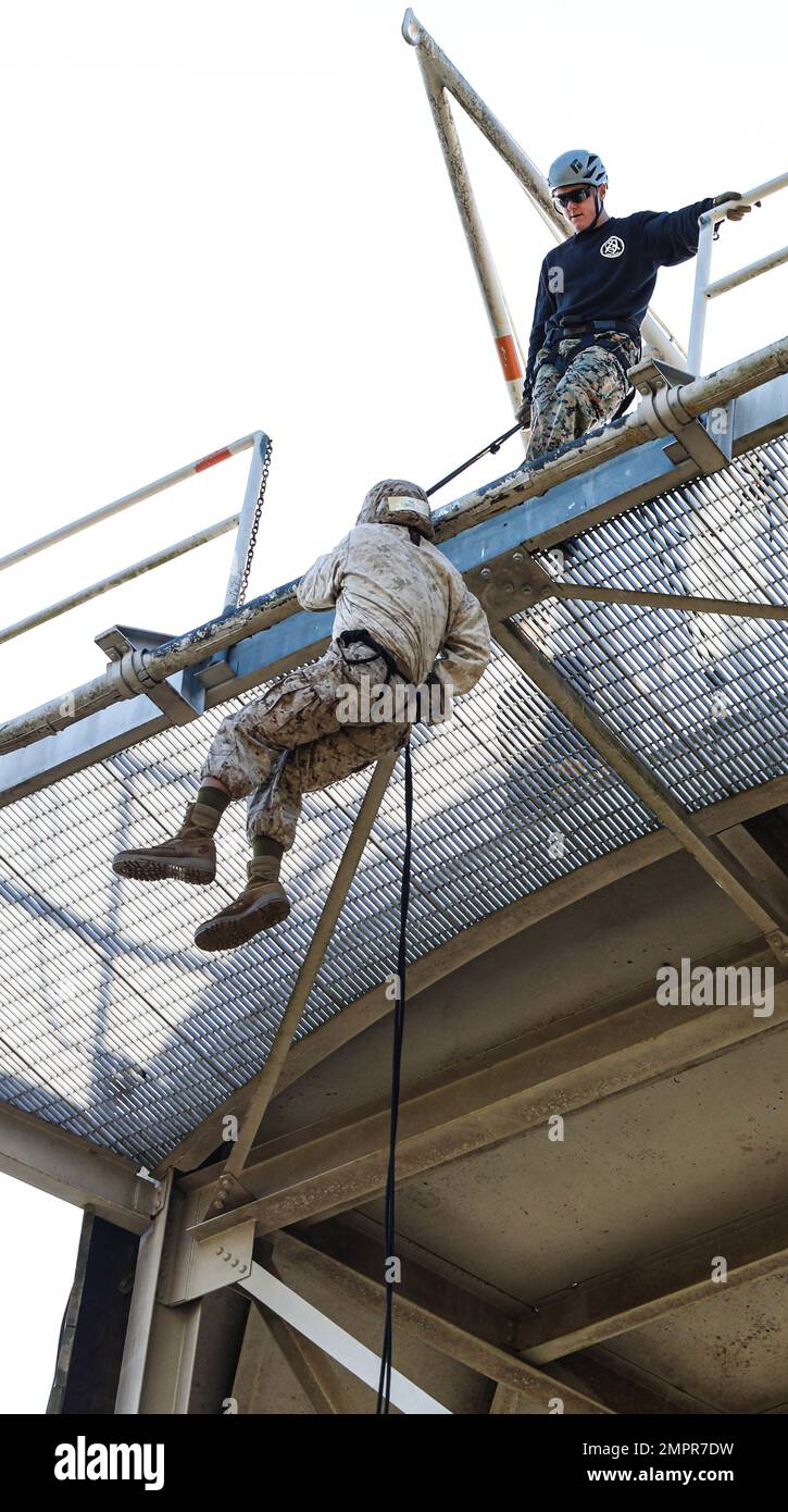 Recruits with India Company, 3rd Recruit Training Battalion, conduct ...