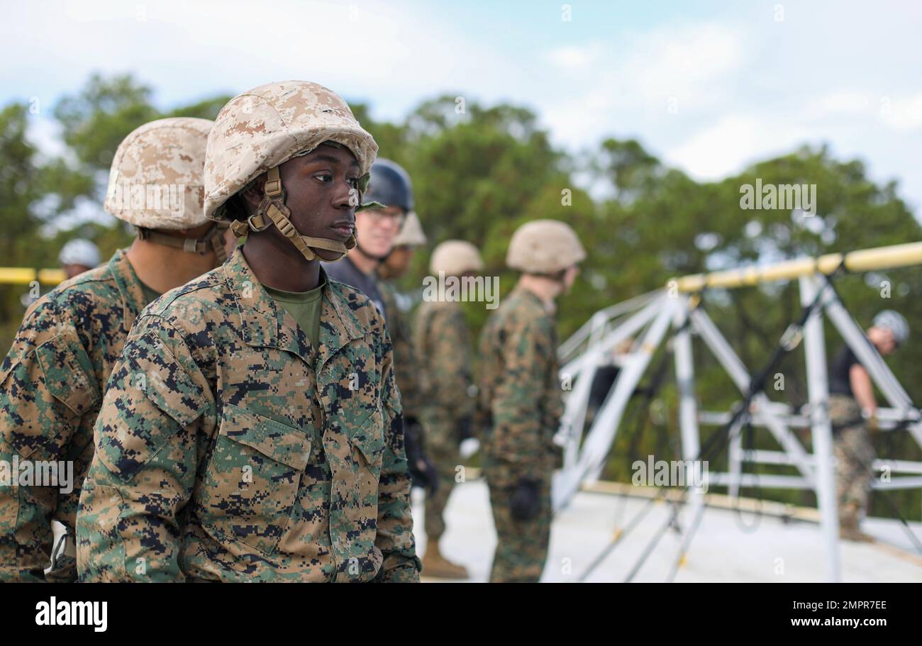 Recruits with India Company, 3rd Recruit Training Battalion, conduct ...