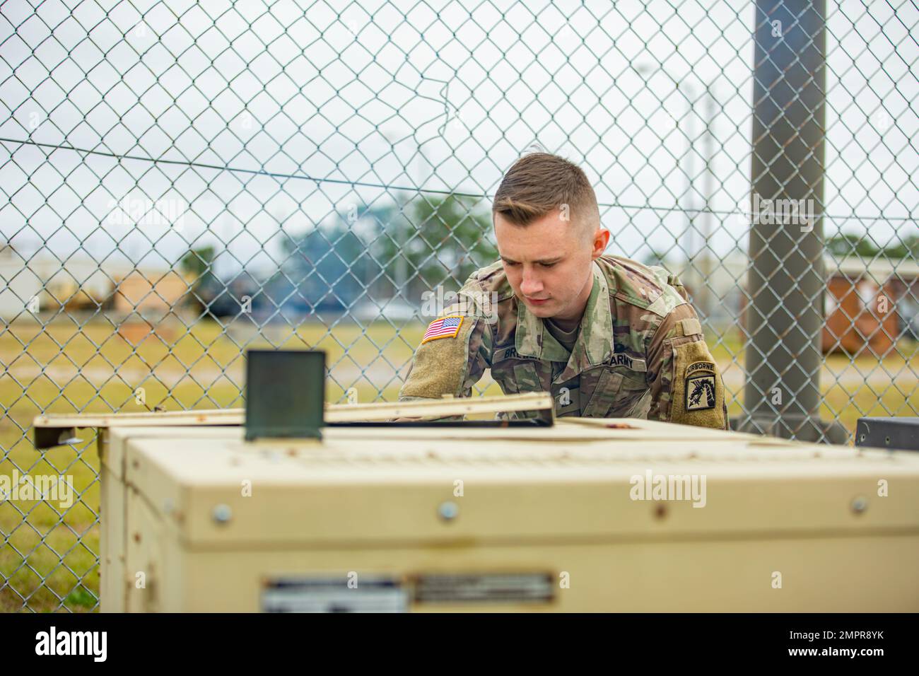 Army equipment check hi-res stock photography and images - Alamy