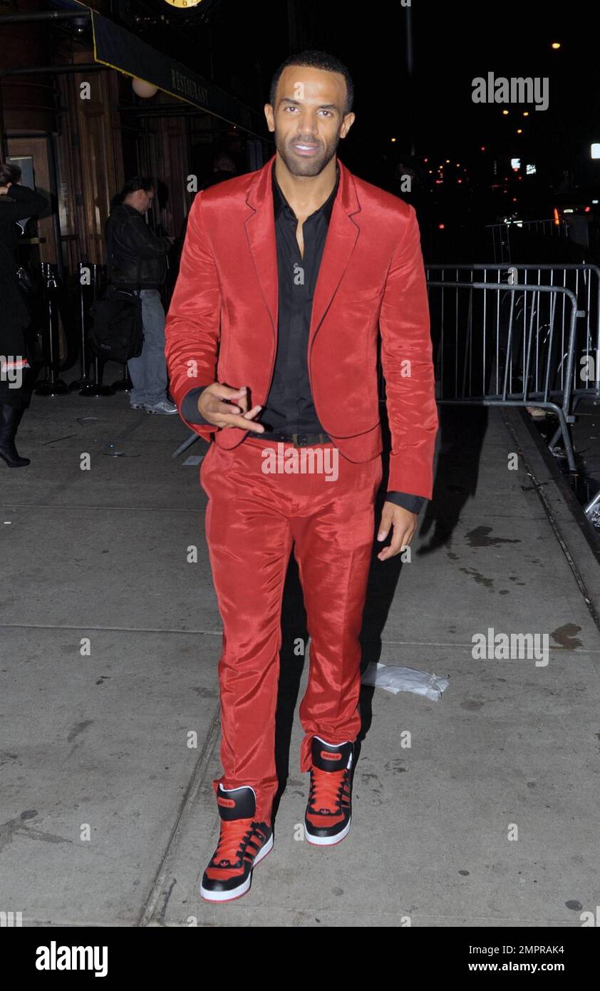 EXCLUSIVE!! UK singer Craig David flashes a peace sign outside the ...