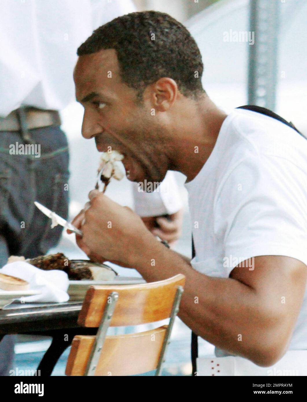 EXCLUSIVE!! British R&B singer Craig David tucks in to his lunch at an ...