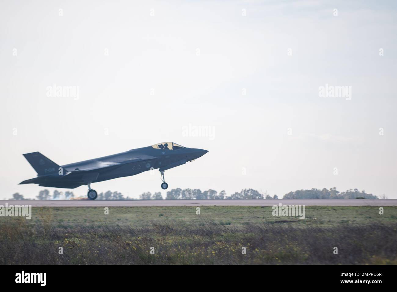 A U.S. Air Force F-35 Lightning II from the 495th Fighter Squadron ...