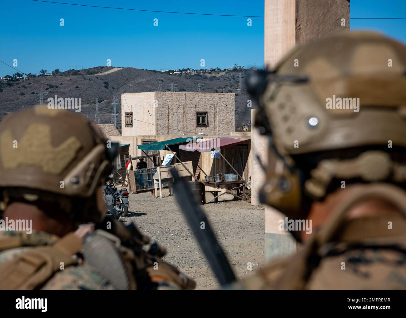 CAMP PENDLETON, Calif. (Nov. 15, 2022) – Marines of 2nd Battalion, 1st ...