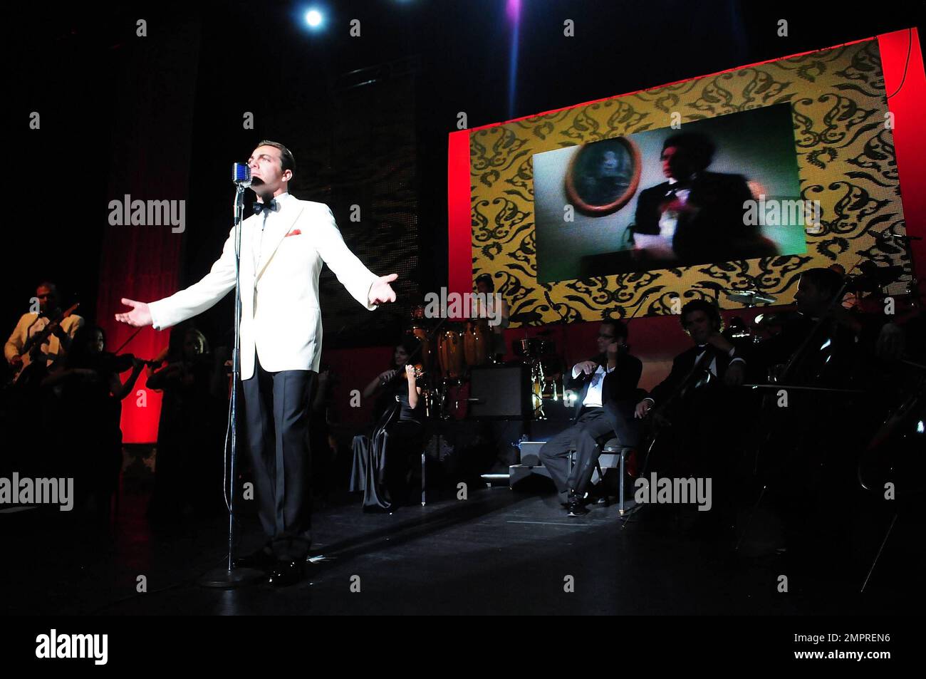 Viva el principe tour hi-res stock photography and images - Alamy