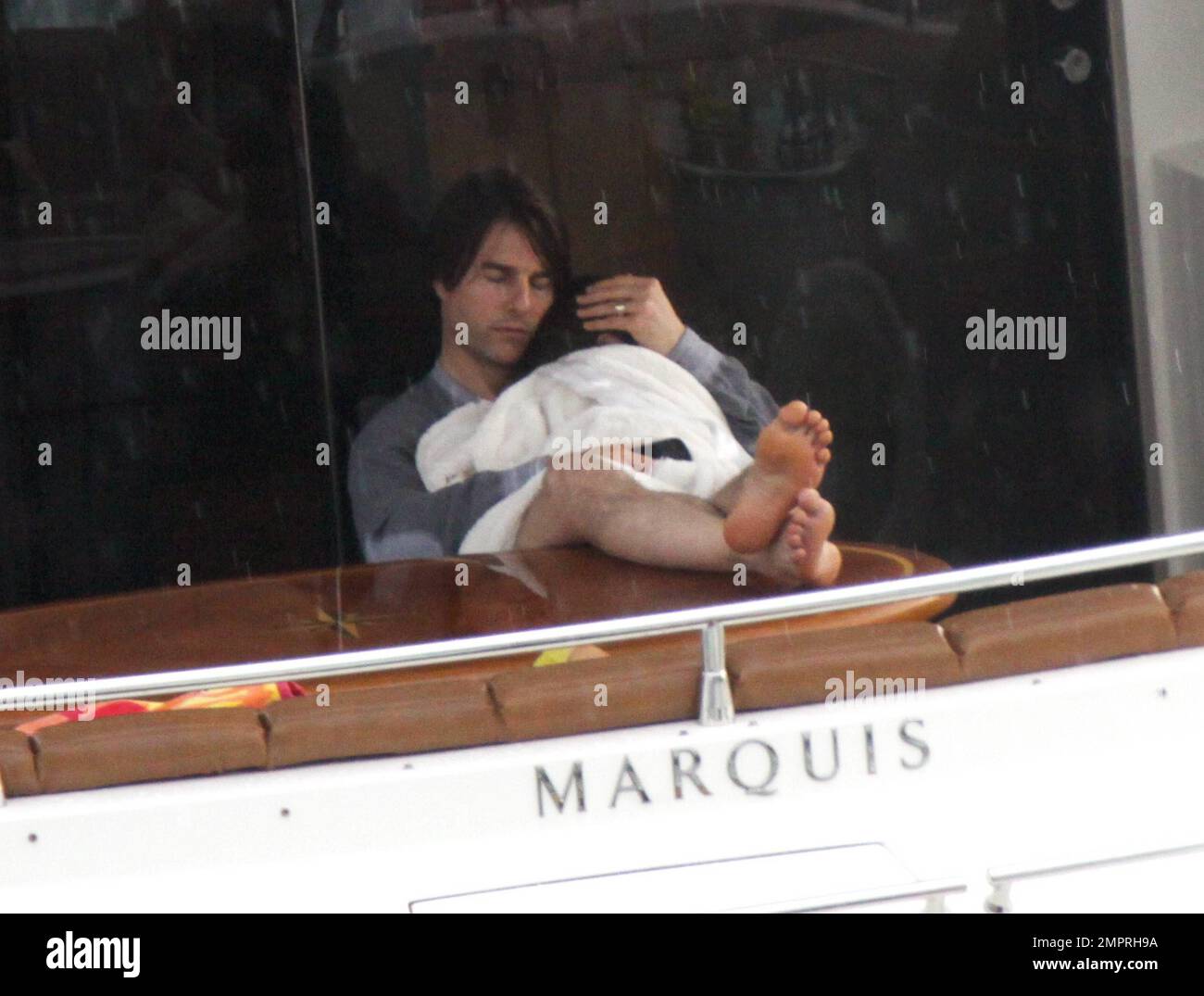 Tom Cruise takes time out on Father's Day for a cuddle with his ...