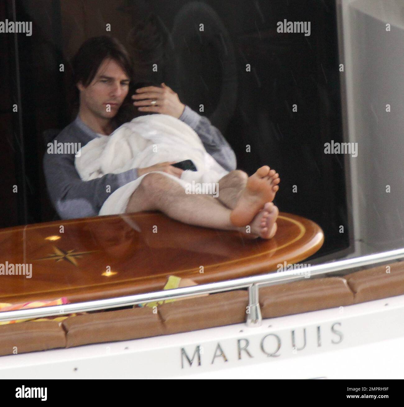 Tom Cruise takes time out on Father's Day for a cuddle with his ...