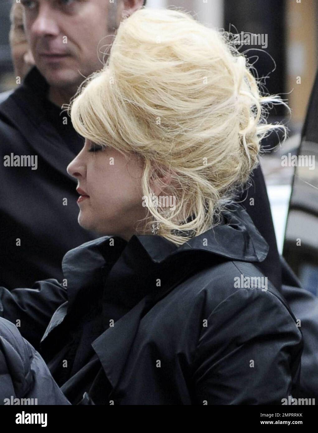 EXCLUSIVE!! Eccentric pop singer turned blue artist Cyndi Lauper dons ...