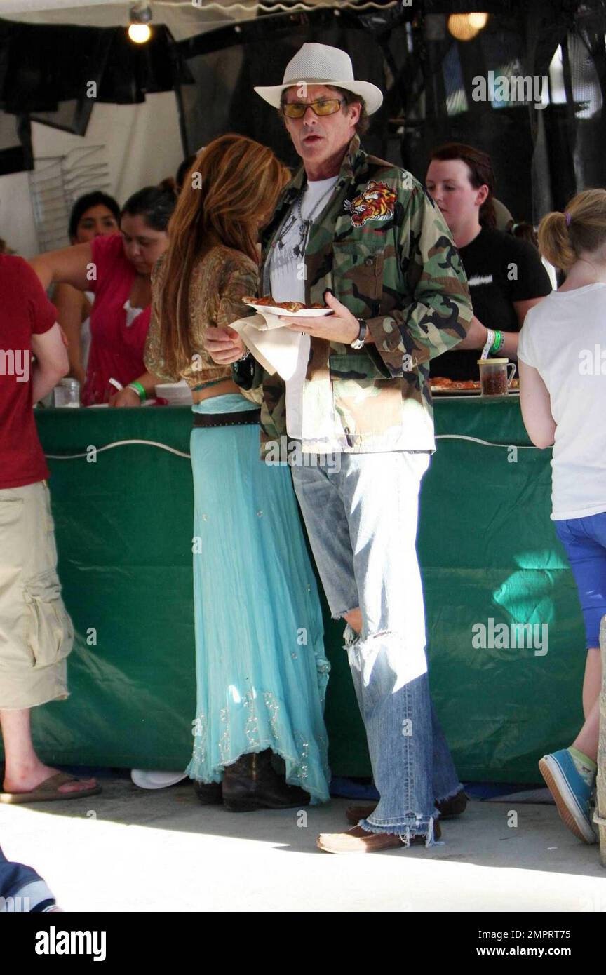 David Hasselhoff and new girlfriend Kim Porter go for pizza at ...